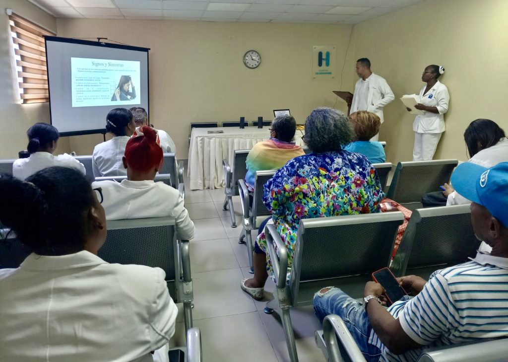 Hospital de Engombe imparte capacitación sobre Cuidados de Enfermería a ...